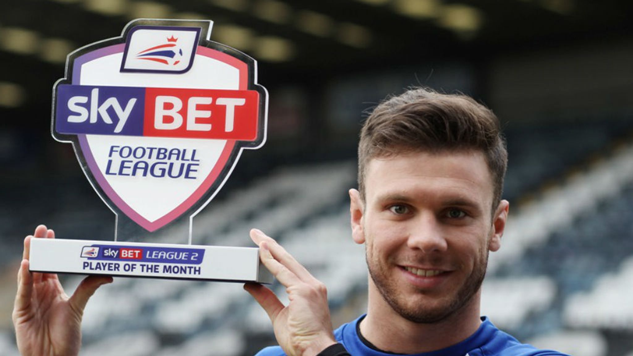 Scott Hogan signs new Brentford contract | Football News | Sky Sports