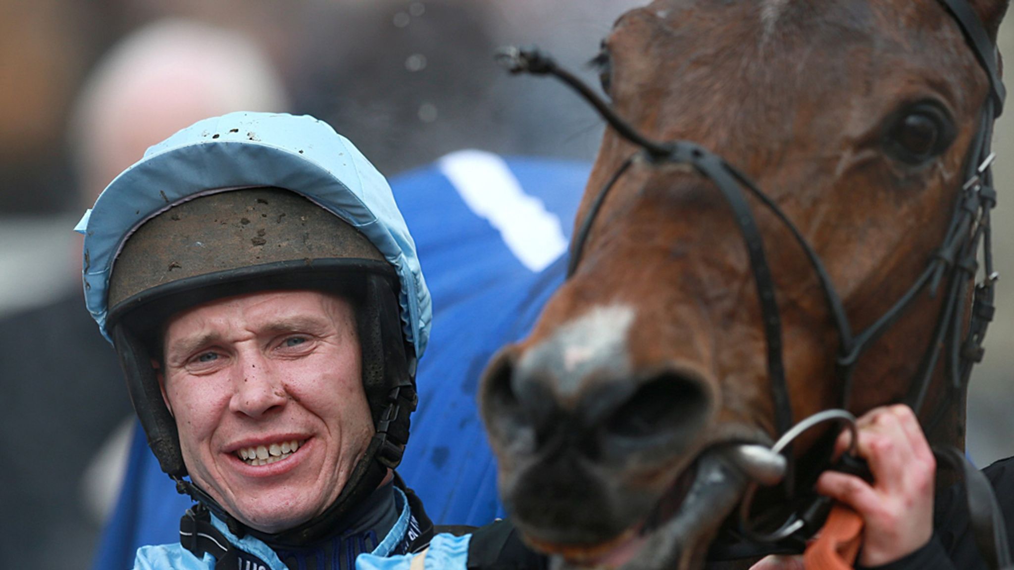 Chat live with star Racing UK and Channel 4 analyst Graham Cunningham ...