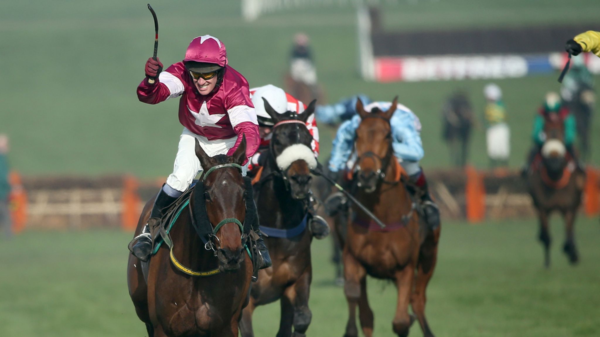 Leading Irish National Hunt jockey Paul Carberry has announced his ...