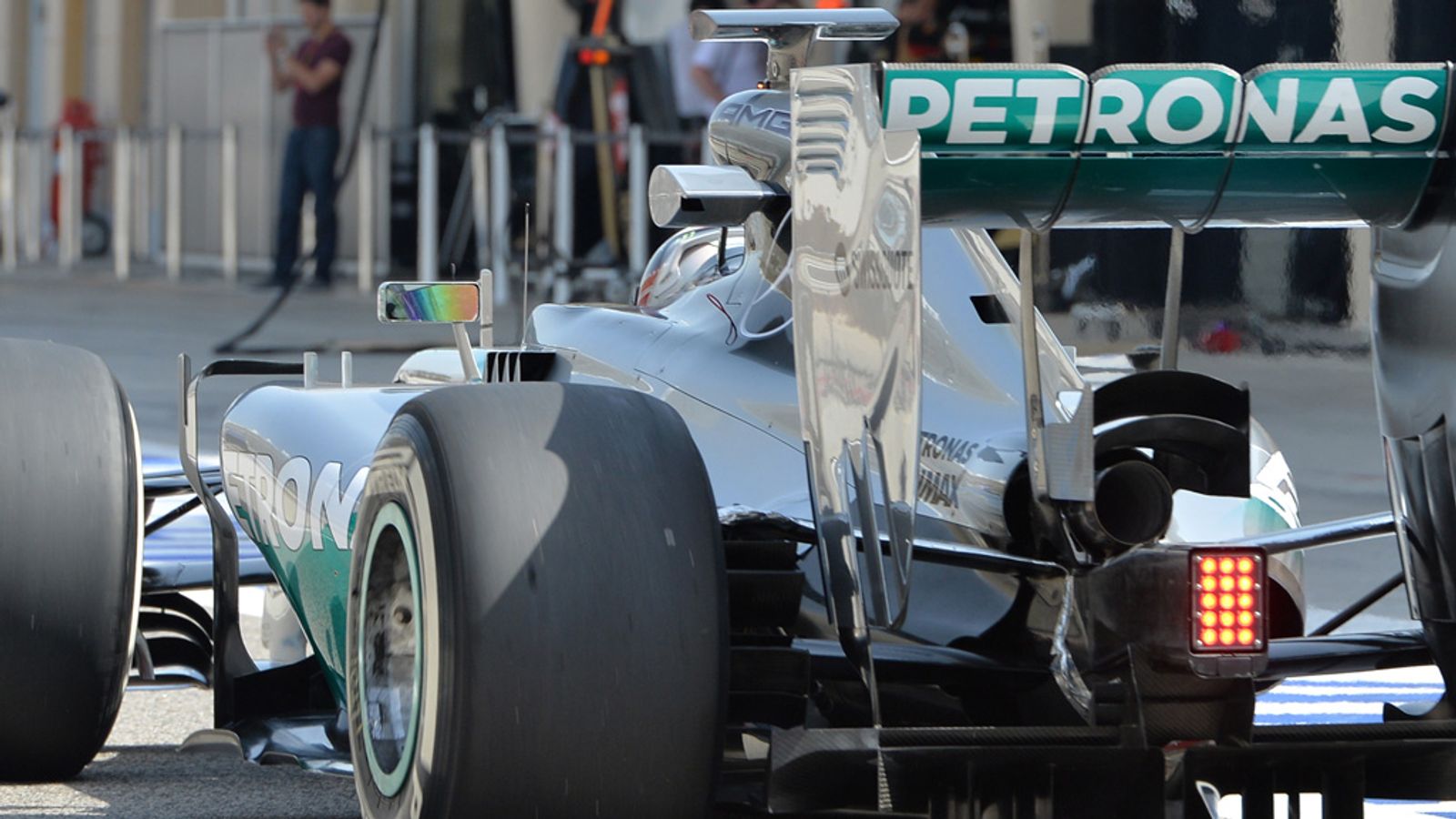 Bahrain Test, Day Two: Lewis Hamilton fastest to maintain Mercedes' 100 ...