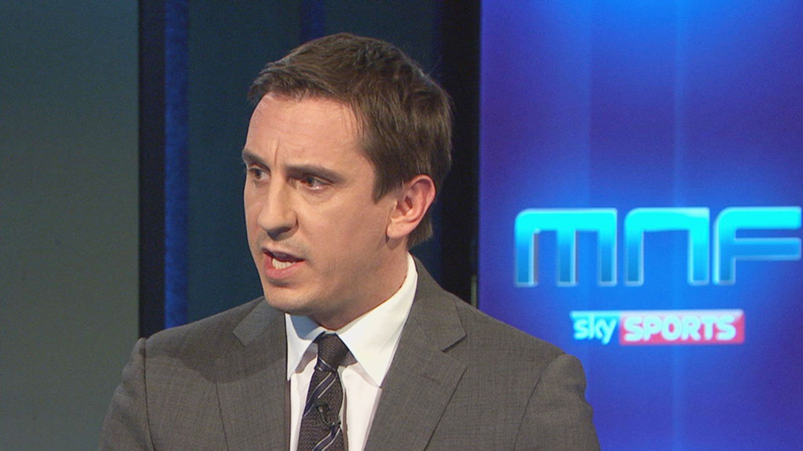 Gary Neville: Louis van Gaal must not 'panic buy' at Manchester United ...