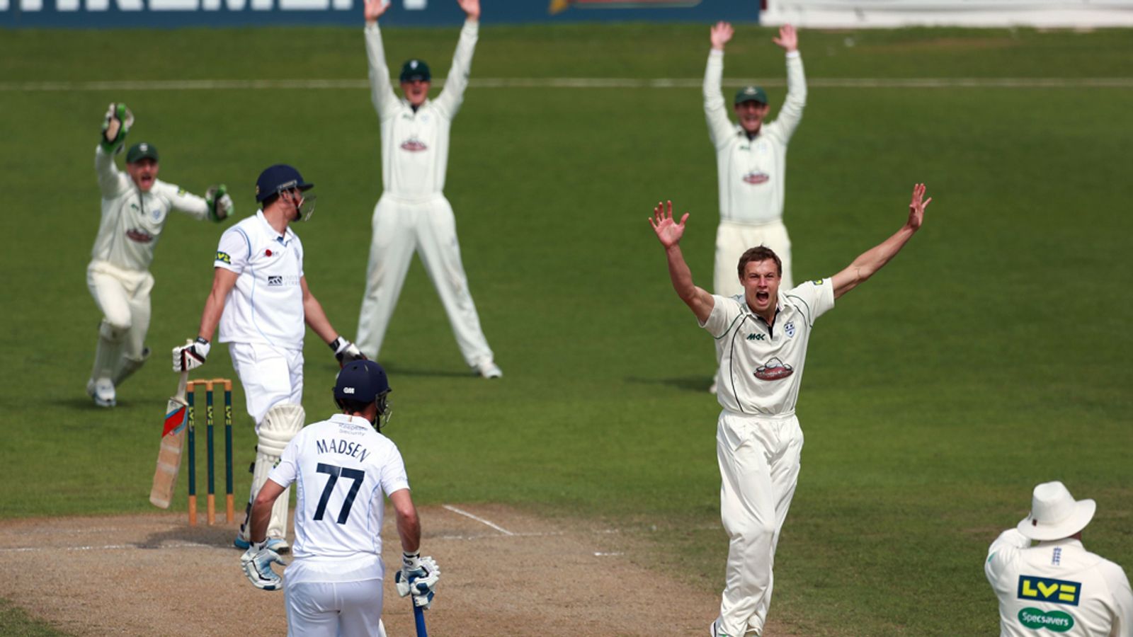 County Championship: Charlie Morris signs new Worcestershire contract ...
