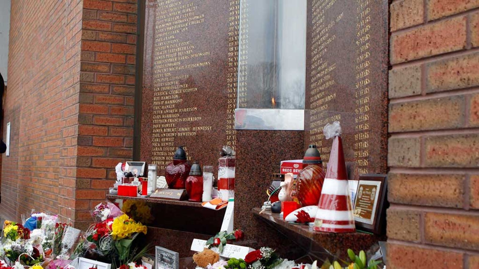Liverpool united in remembering Hillsborough victims on 25th ...