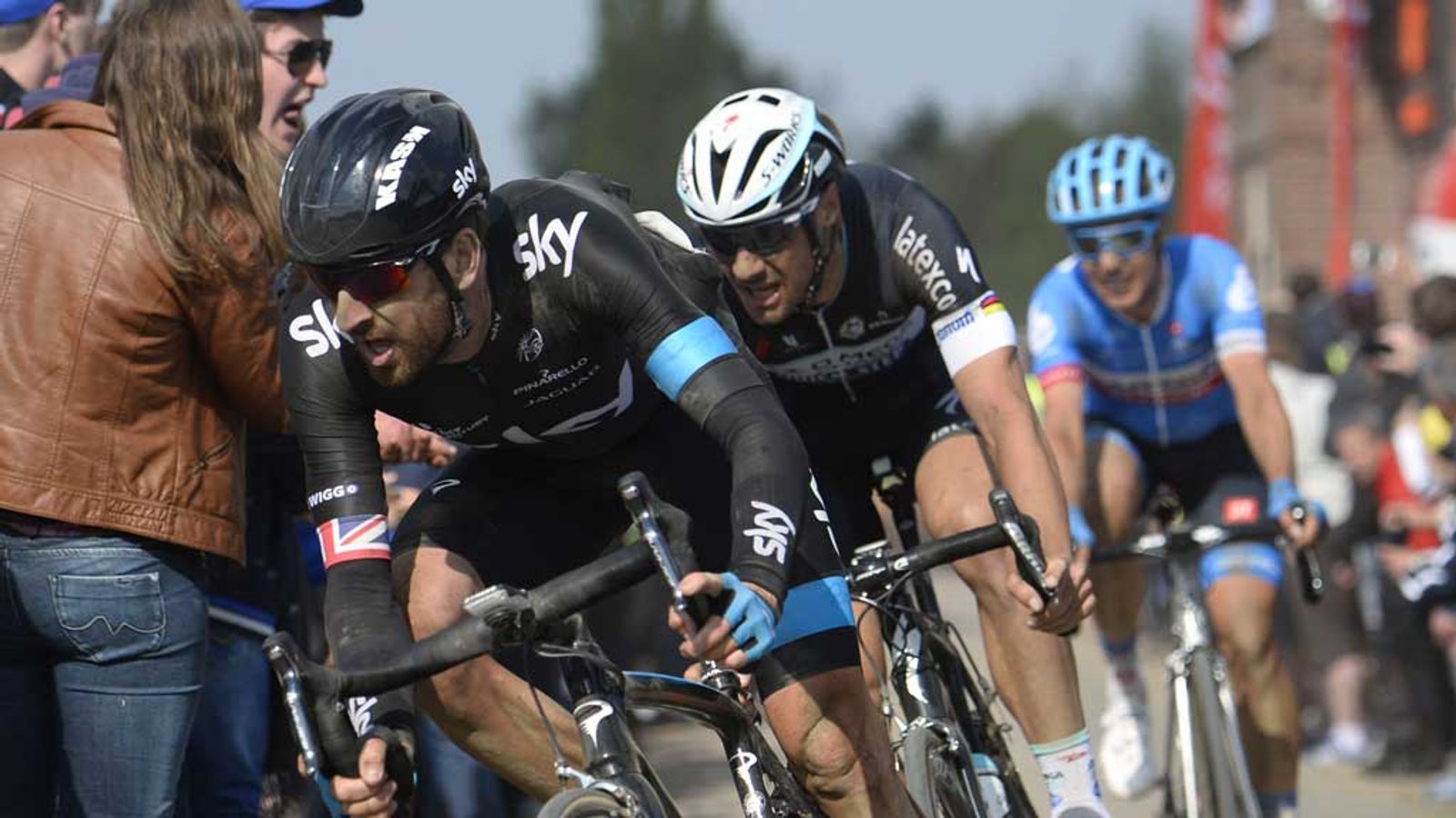 Paris-Roubaix: Niki Terpstra wins as Geraint Thomas and Bradley Wiggins ...