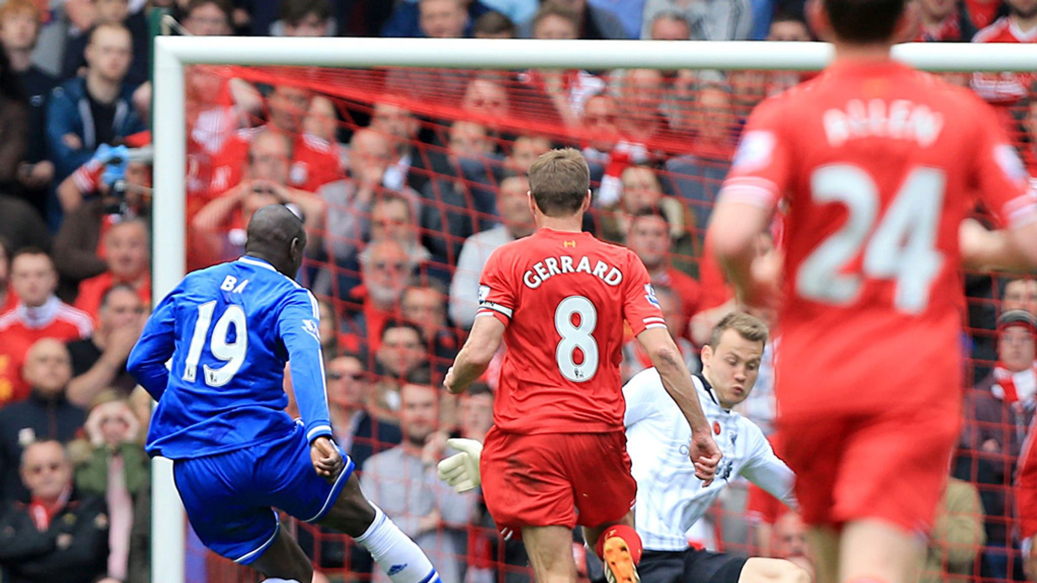 Steven Gerrard's Liverpool slip 'must be difficult to live with', says ...