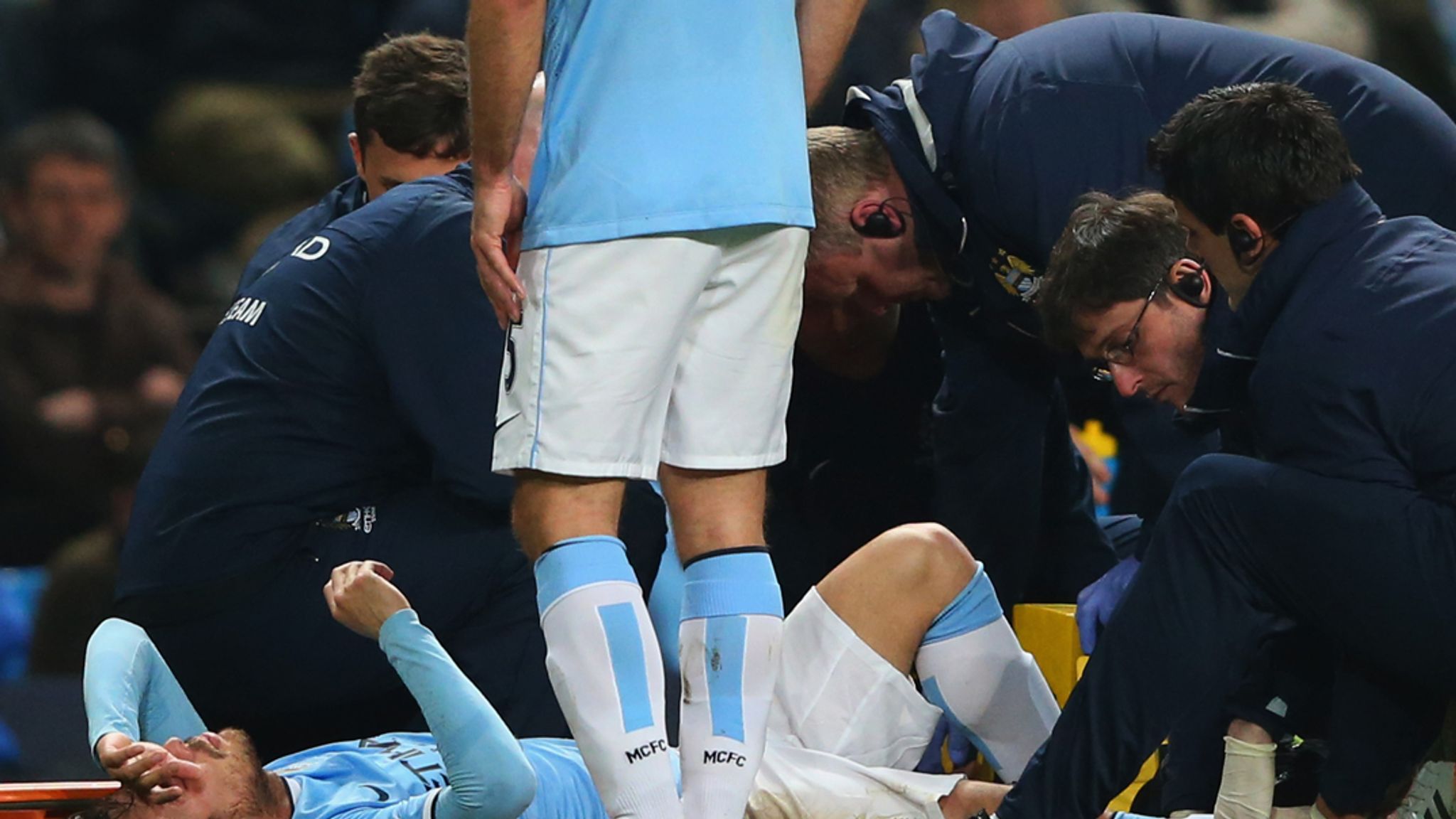 Premier League: Manchester City to assess David Silva after midfielder ...