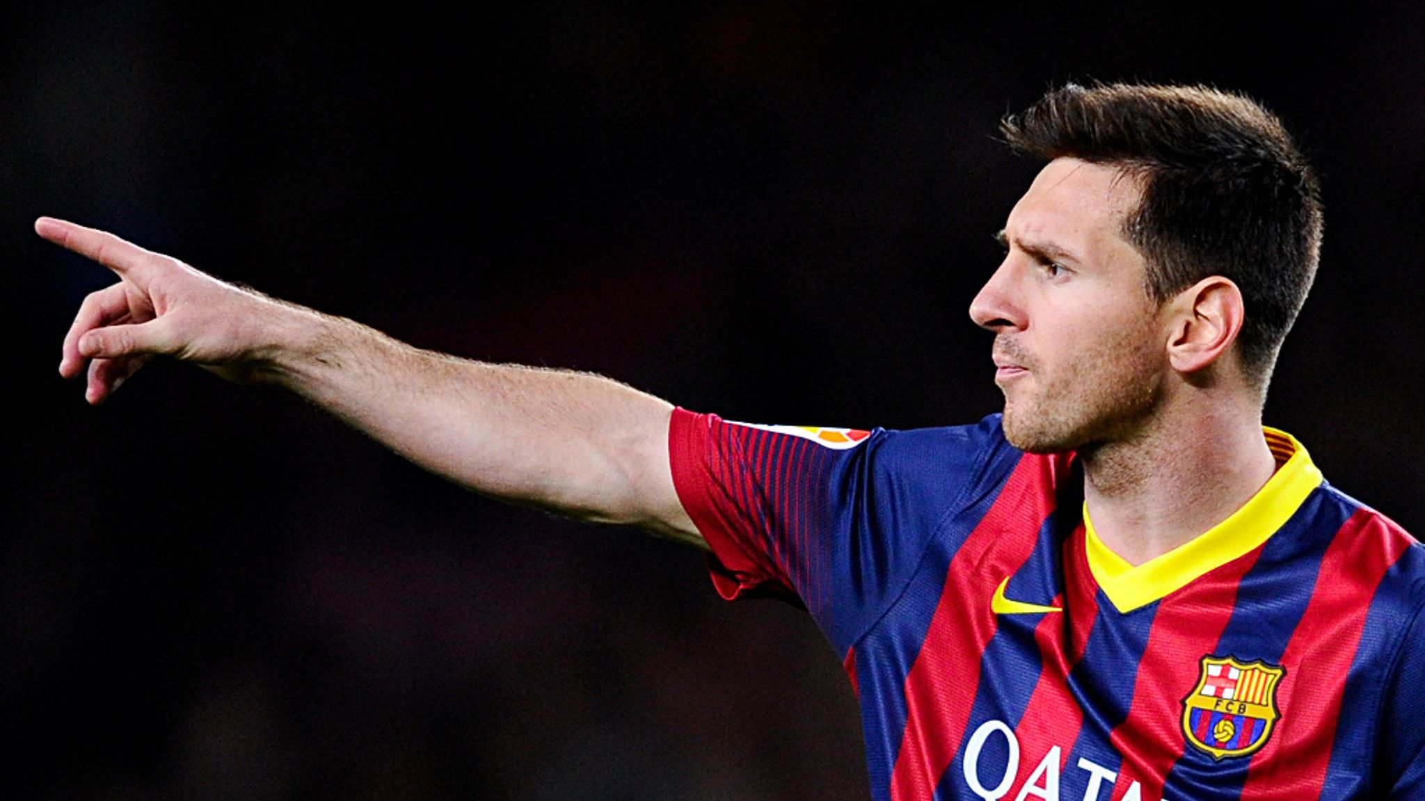 Primera Liga: Lionel Messi signs a new contract with Barcelona ...
