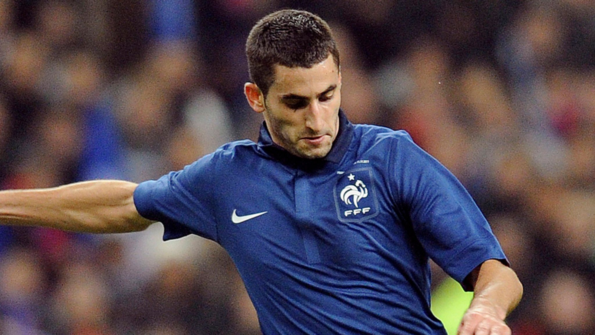 Ligue 1: Midfielder Maxime Gonalons decides to stay at Lyon | Football ...