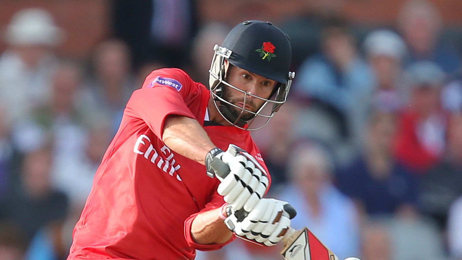 Tom Smith announces retirement after more than decade with Lancashire ...