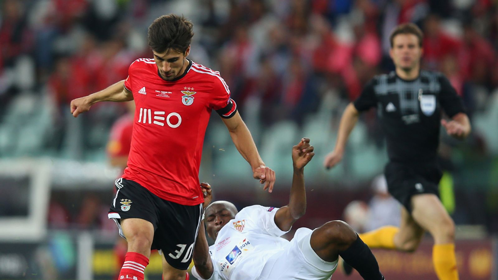 La Liga: Valencia announce the signing of Andre Gomes from Benfica ...