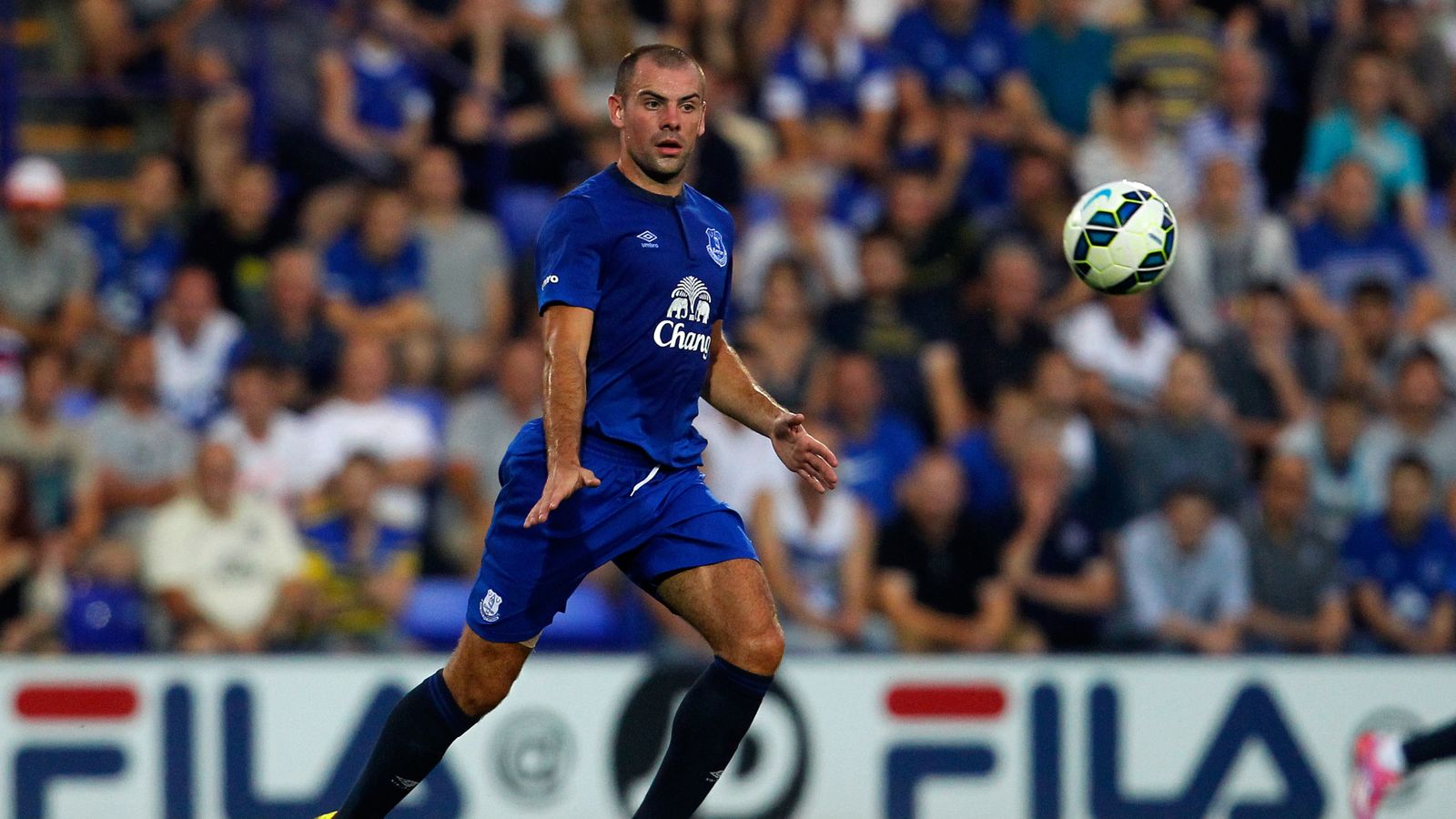 Premier League: Darron Gibson makes Everton comeback after nine months ...