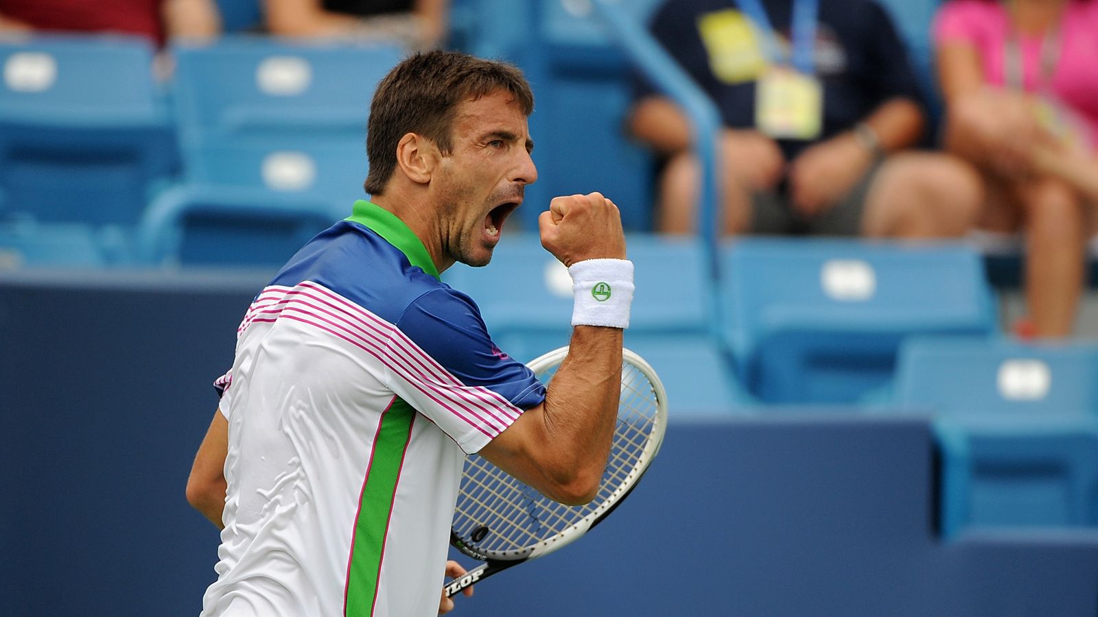 ATP Valencia Open: Tommy Robredo shocks John Isner, Feliciano Lopez ...