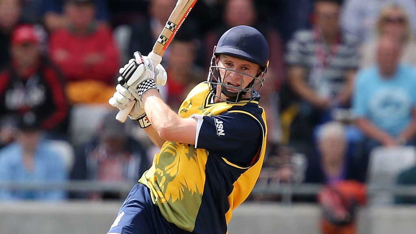 Warwickshire stay alive in Royal London Cup with win over Sussex ...