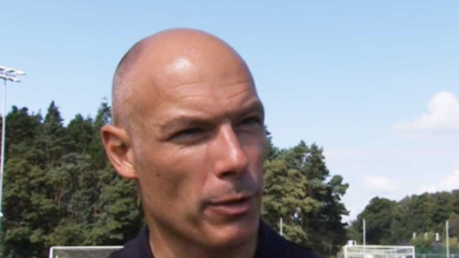 Howard Webb says footballers appreciate that refereeing is a tough job ...