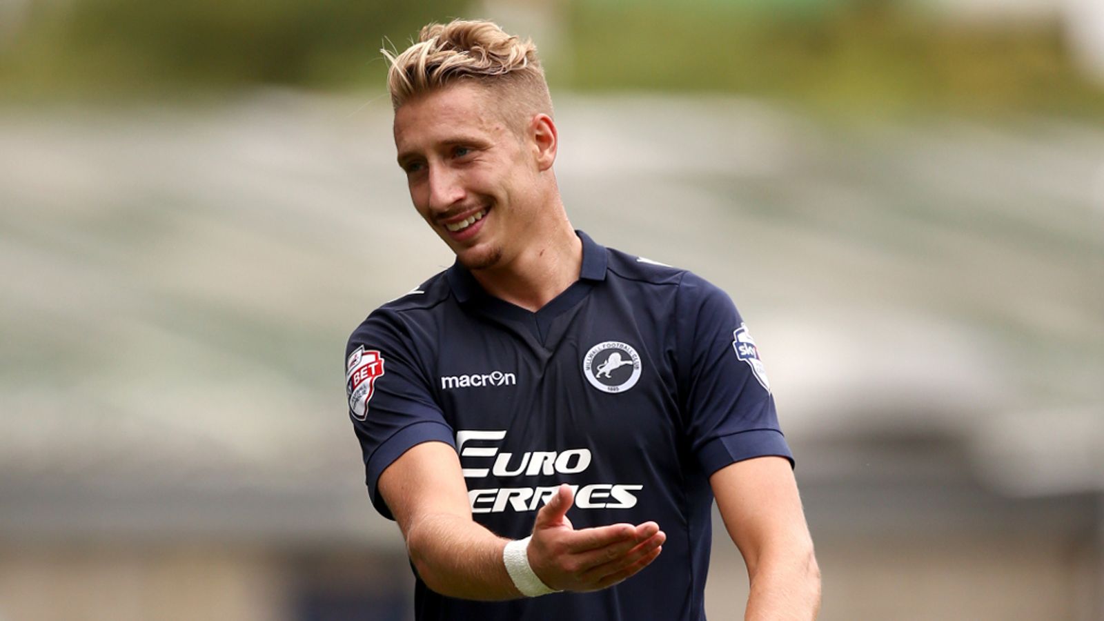 Lee Martin and Deji Oshilaja join Gillingham | Football News | Sky Sports