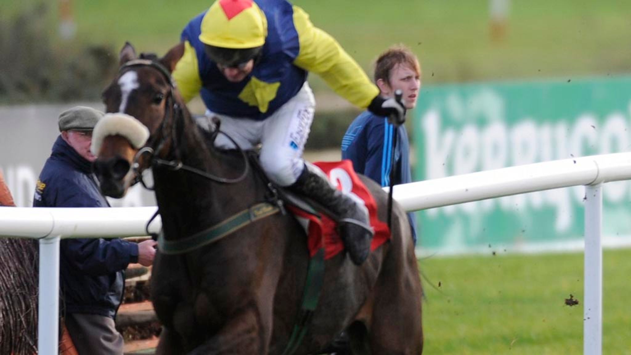 Leading Irish National Hunt jockey Paul Carberry has announced his ...