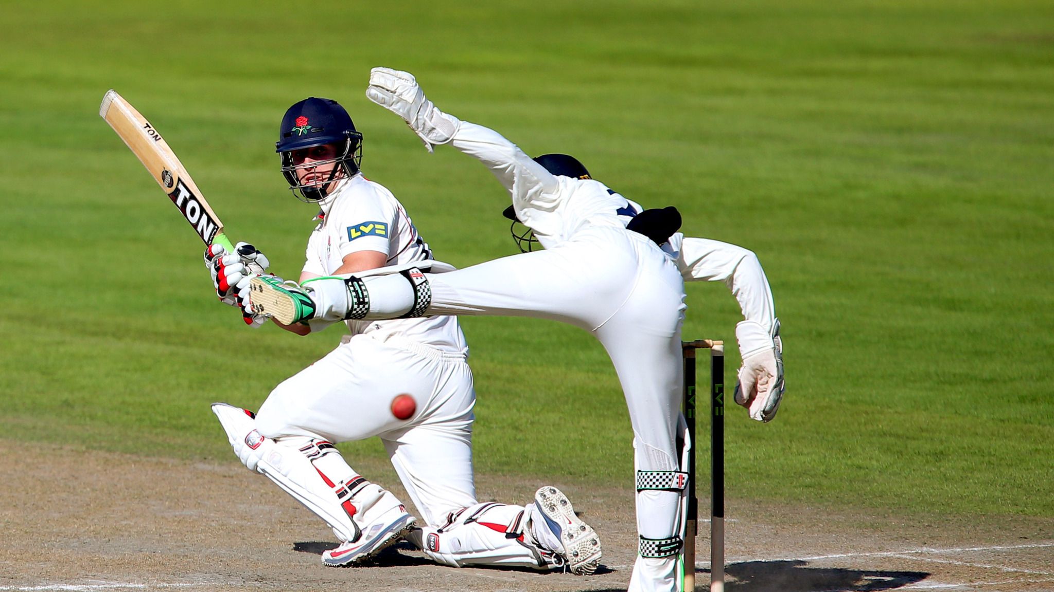 LV= County Championship: Lancashire remain alive as Nick Compton stars ...