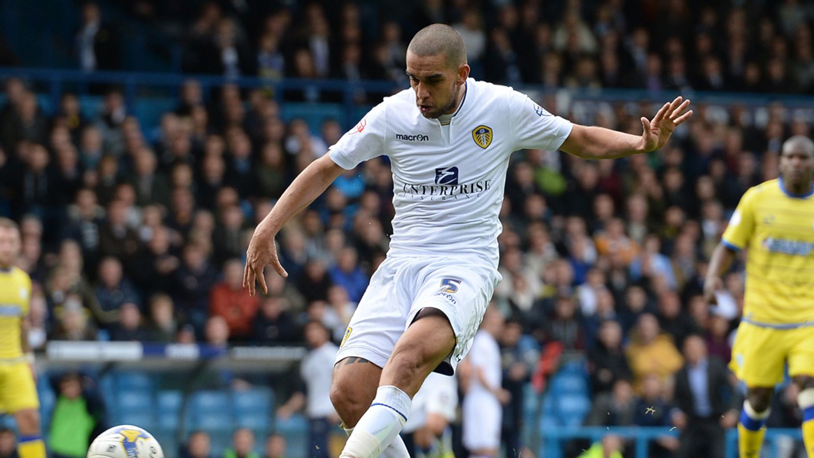 Giuseppe Bellusci earns Leeds a point in draw against Sheffield ...