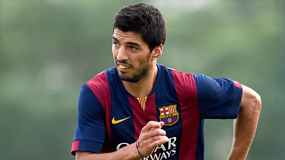 Luis Suarez presented with Golden Shoe by Kenny Dalglish - and says he ...