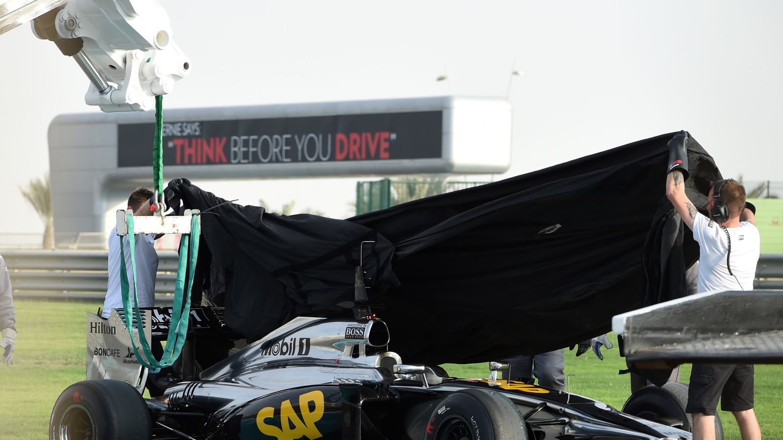 Abu Dhabi Test Day One: McLaren-Honda debuts, but completes just three ...