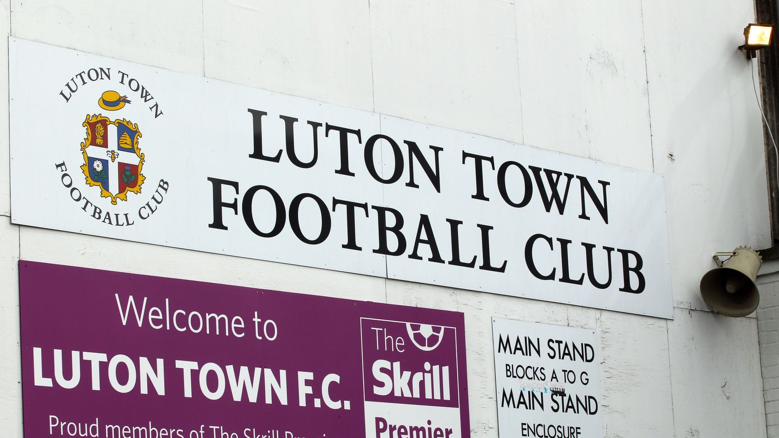 Midfielder Lee signs for Luton | Football News | Sky Sports