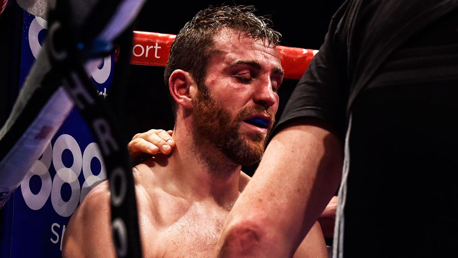 Boxing: Matthew Macklin suffers late stoppage defeat on Sky Sports in ...