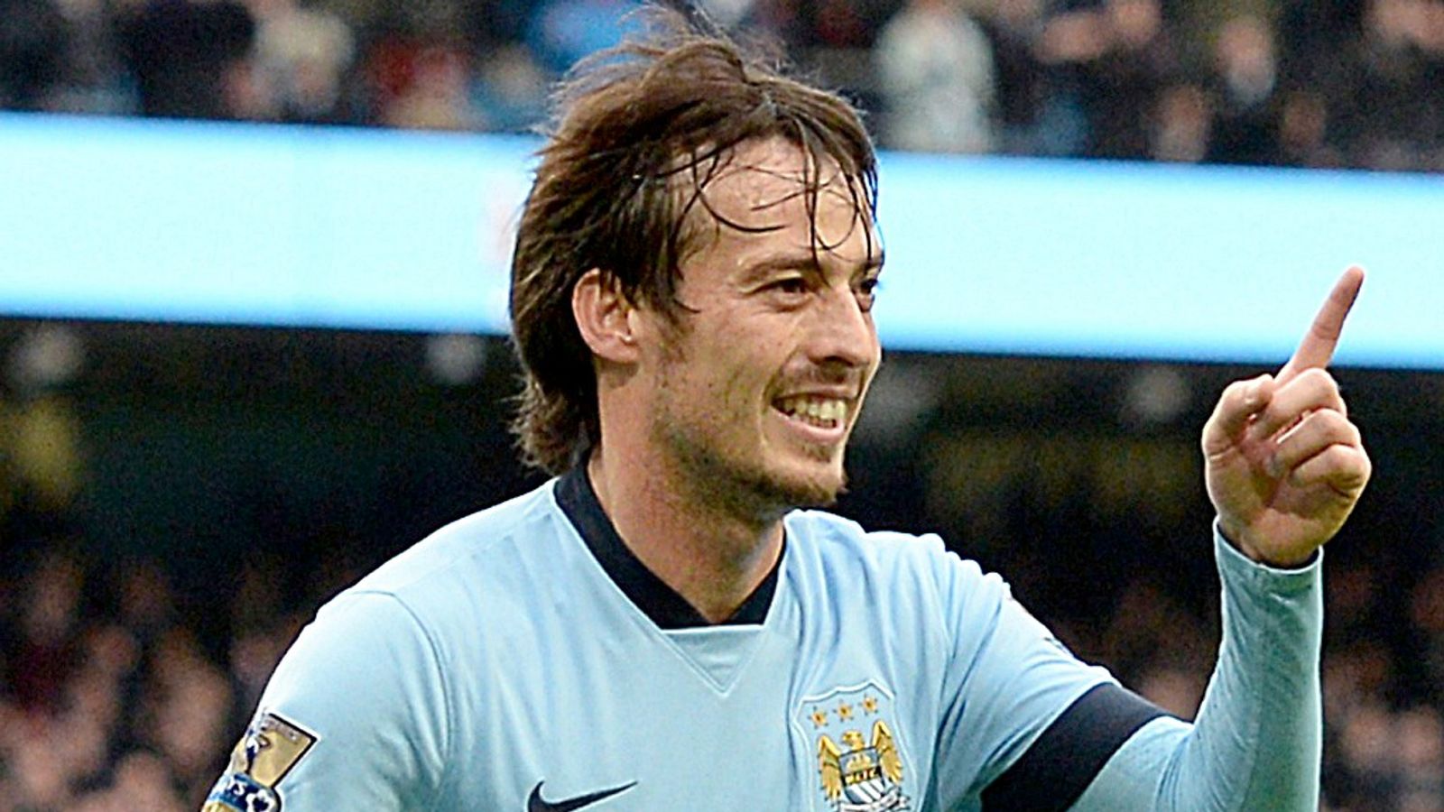 David Silva relaxes in Gran Canaria ahead of new season with Manchester ...
