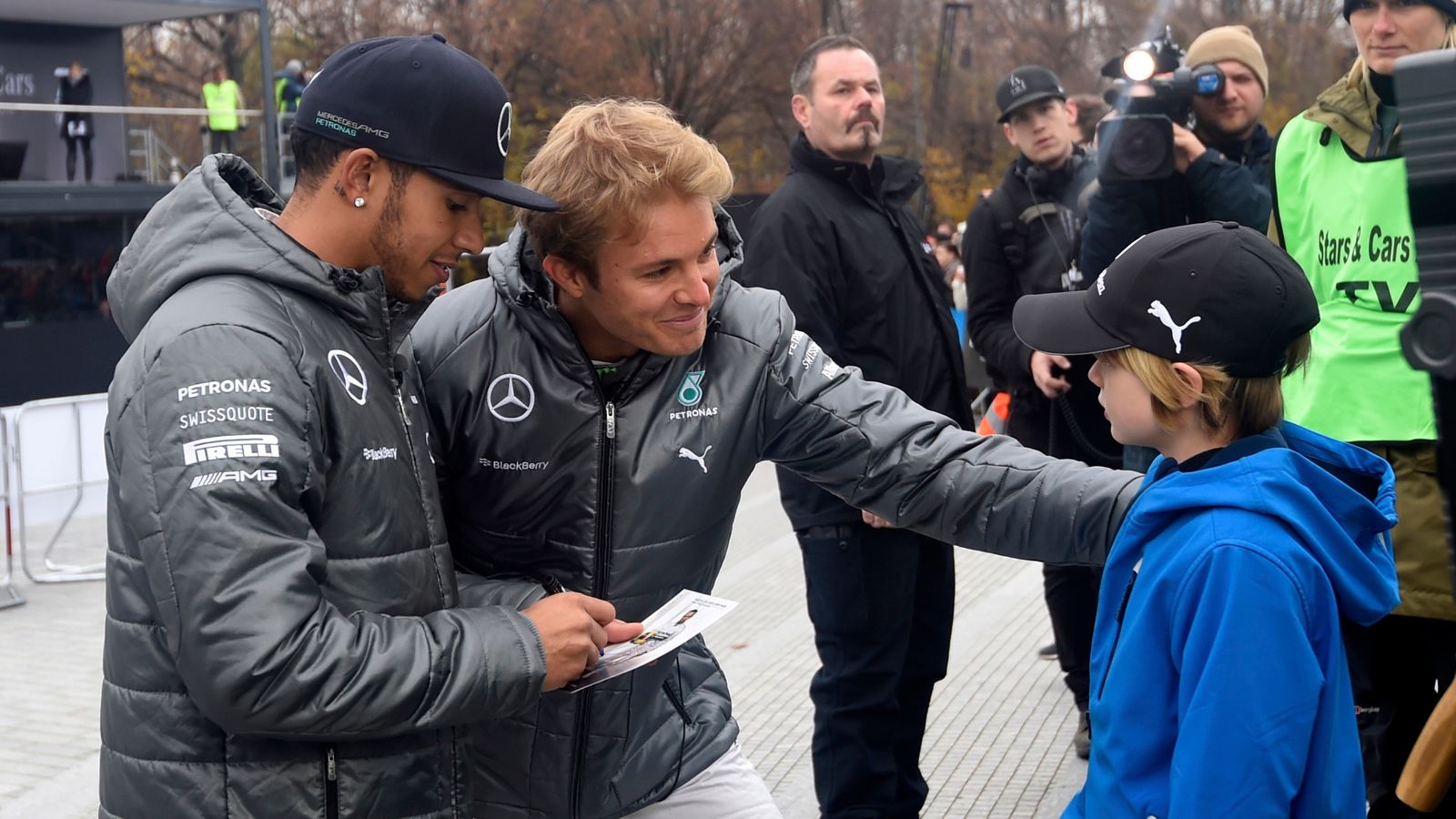 Lewis Hamilton pays tribute to gracious Nico Rosberg for way he handled title defeat | F1 News ...