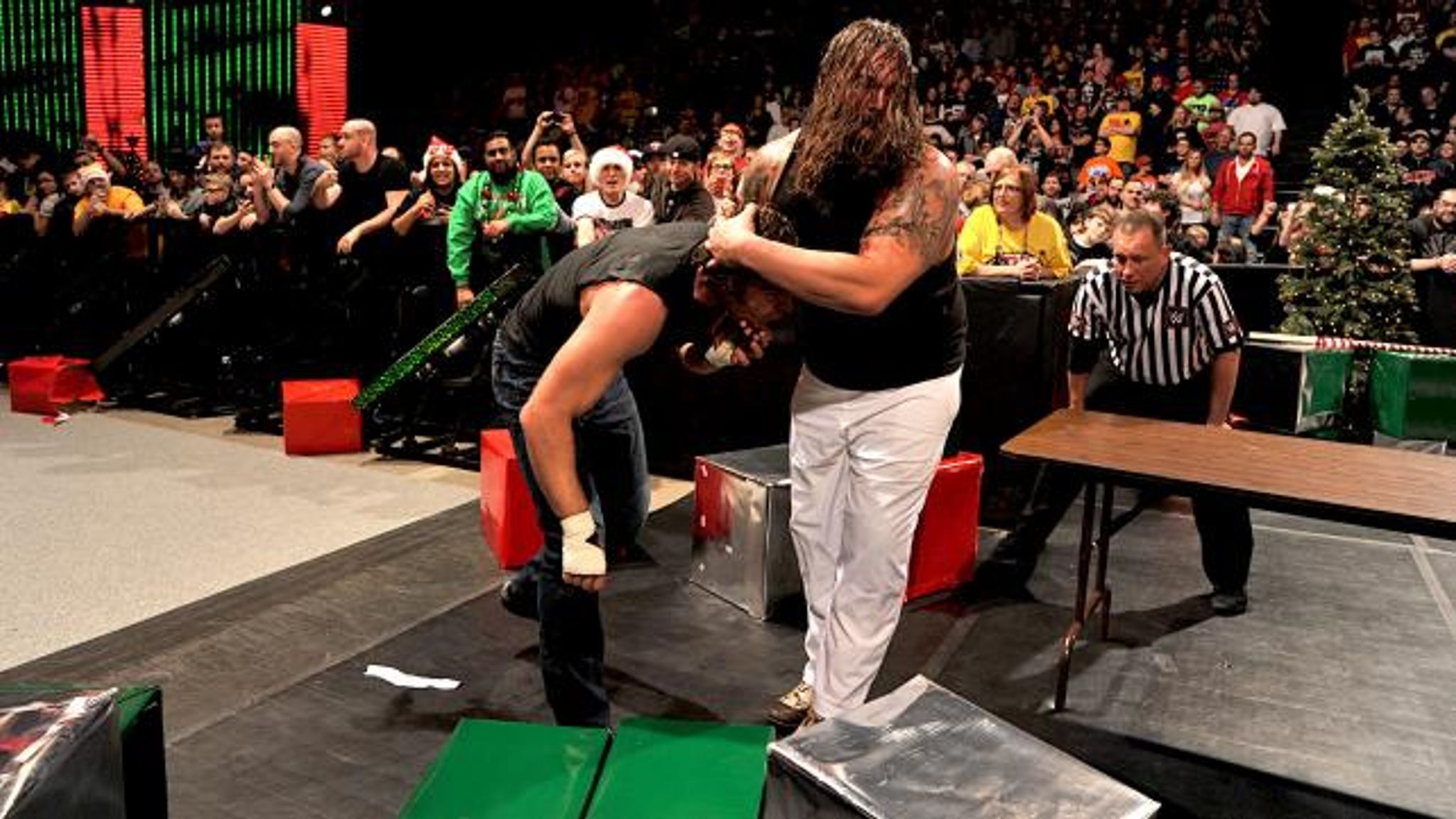 WWE Raw results: Bray Wyatt beats Dean Ambrose in Christmas Street ...