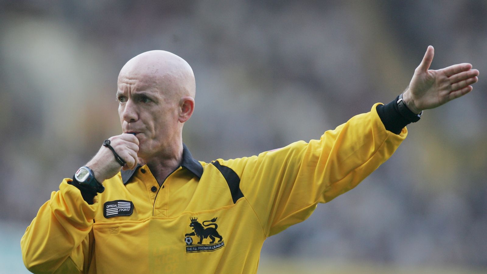 Capital One Cup: Dermot Gallagher says referee Michael Oliver coped ...