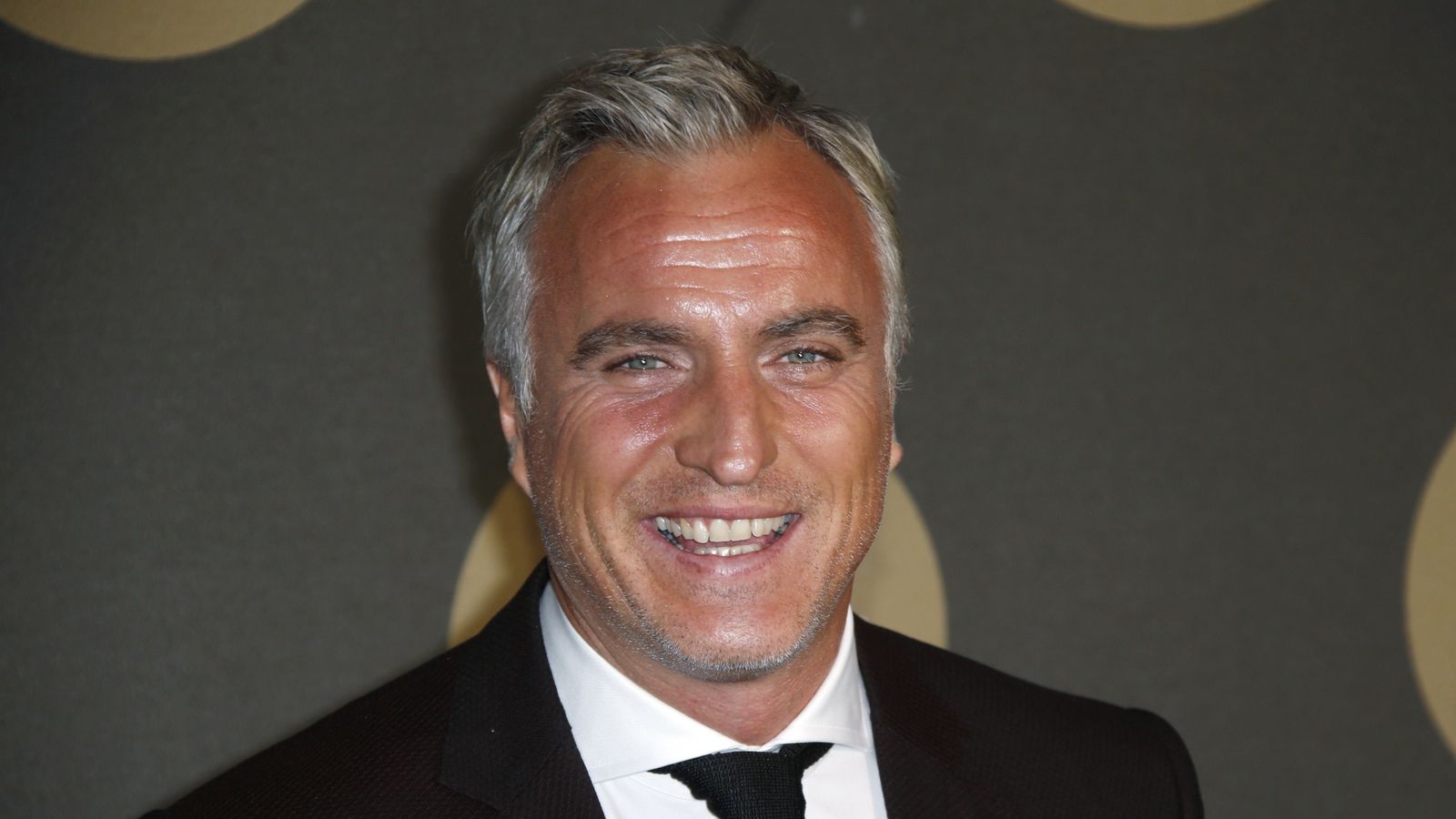 Former Tottenham star David Ginola is planning to run for the FIFA ...