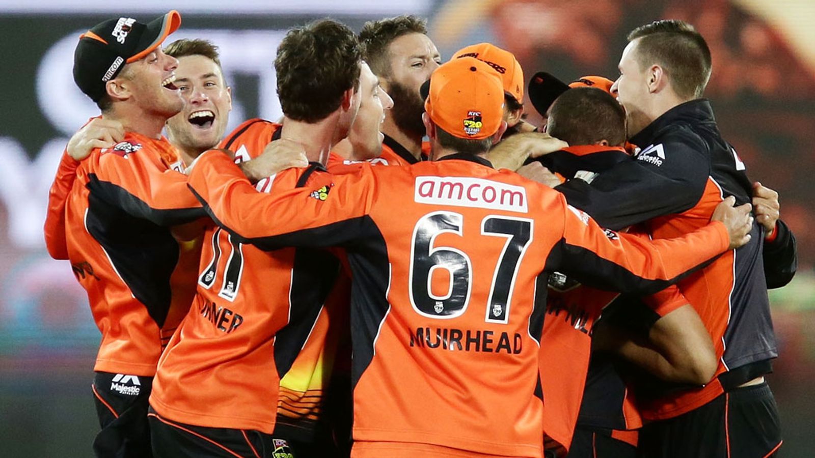 Big Bash League final: Perth Scorchers resist late Brett Lee blitz to ...