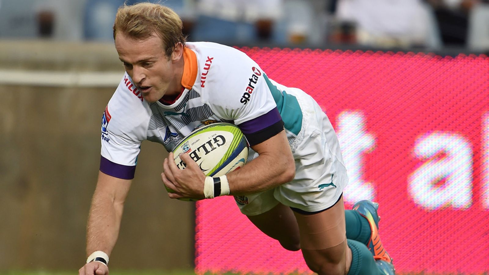 South African scrum-half Sarel Pretorius has joined Newport Gwent ...