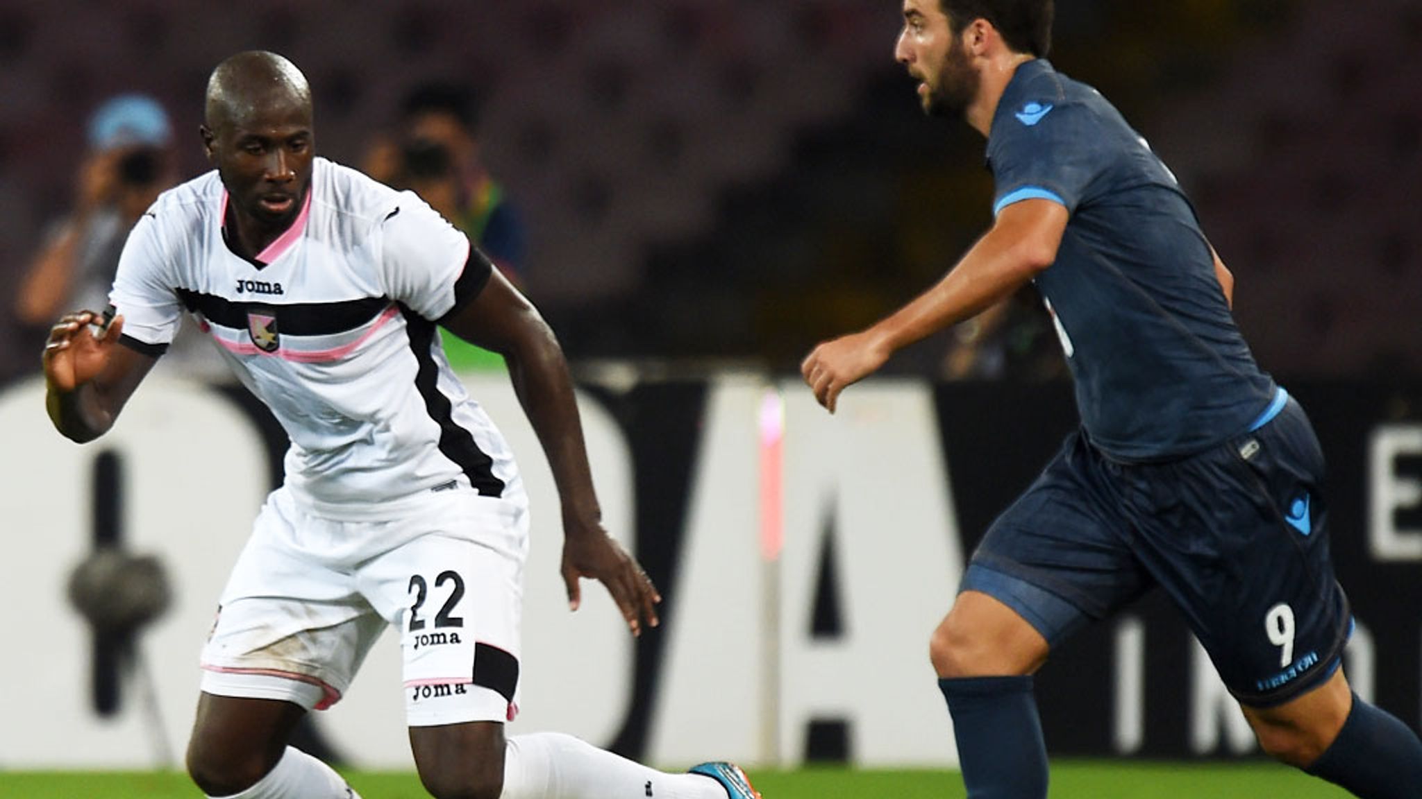 Leeds United sign Ivory Coast defender Bamba on loan from Palermo ...