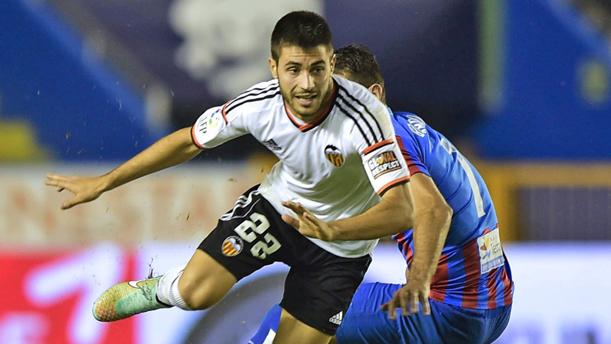 Transfer news: Aston Villa are close to signing Valencia midfielder ...
