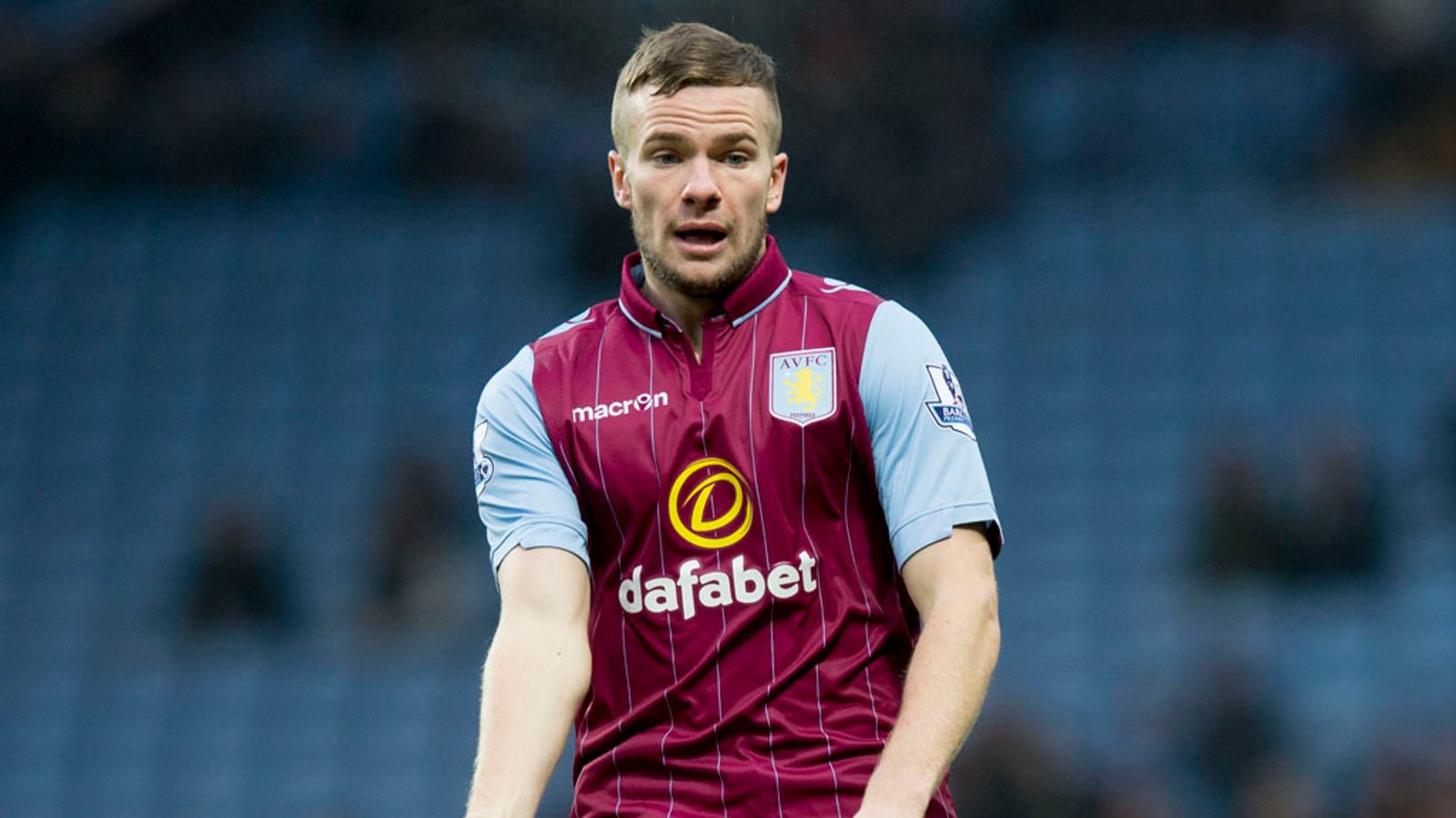 Arsenal and Tottenham keen to sign Man United's Tom Cleverley ...