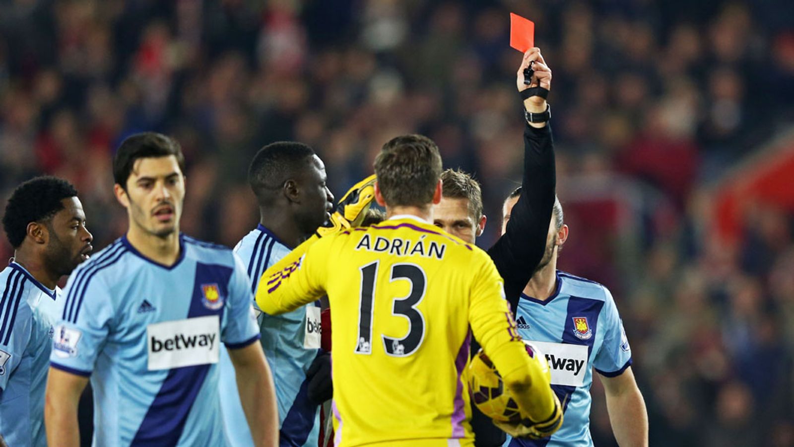 Premier League: Ten-man West Ham hold Southampton to a goalless draw at ...