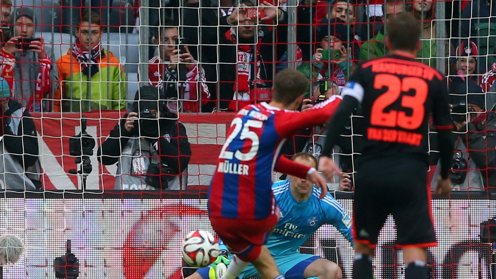 Bay Munich 8 - 0 Hamburg - Match Report & Highlights