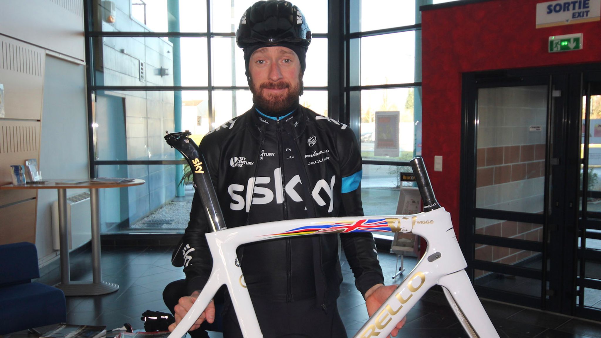Special edition Sir Bradley Wiggins Pinarello F8 frame launched ...