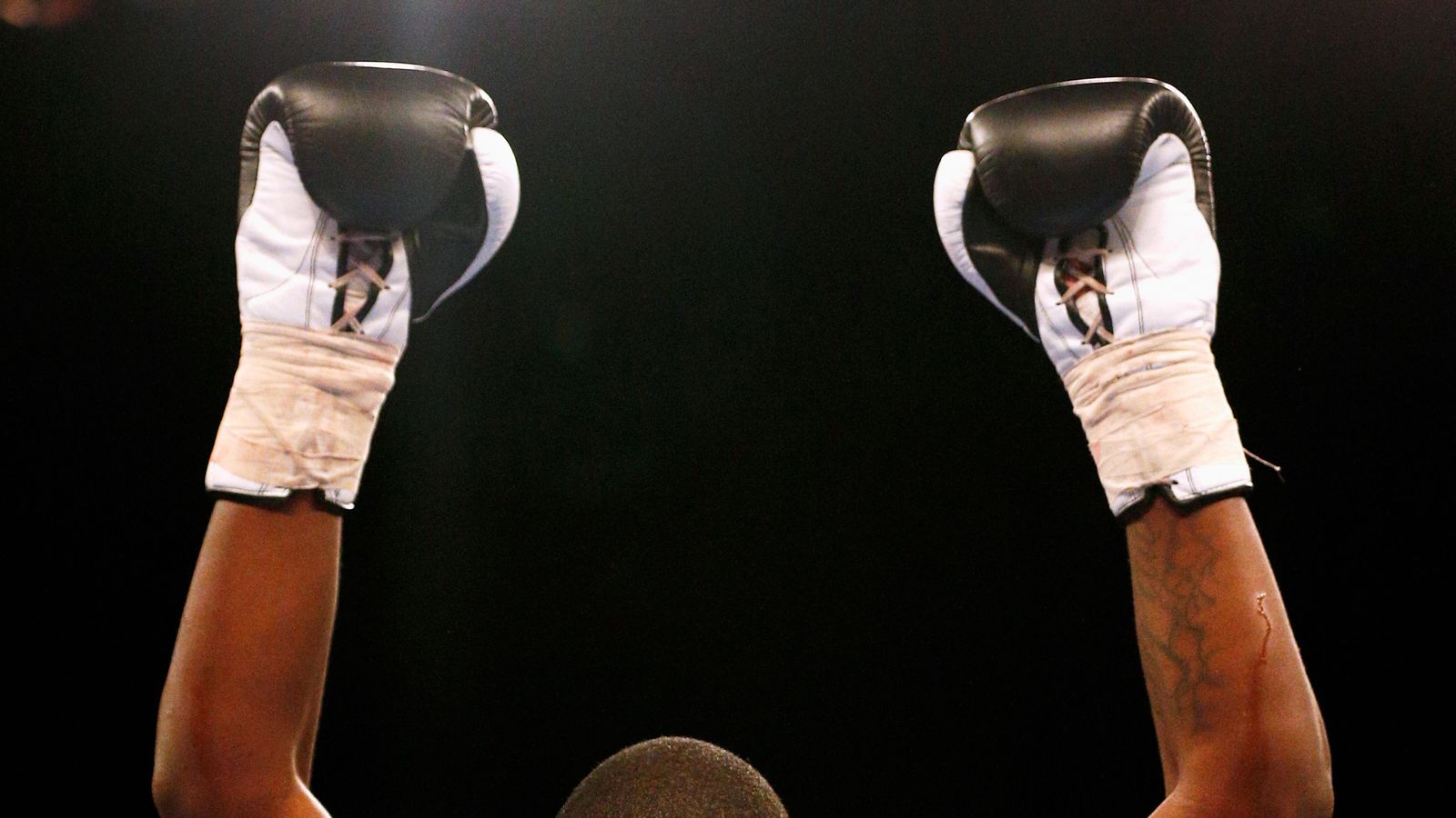 Isaac Chamberlain books second professional bout at the First Direct ...