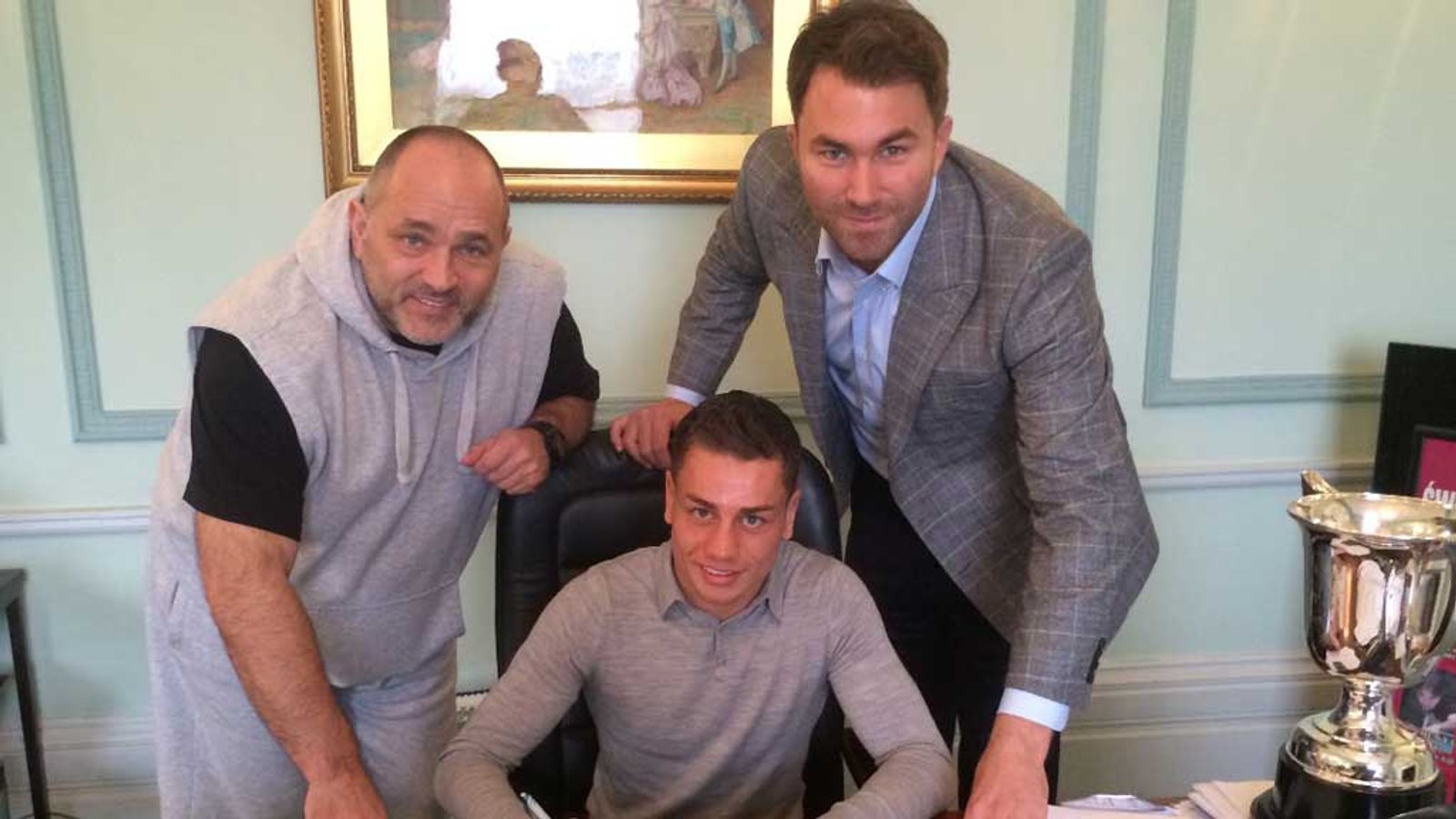 Lucien Reid signs pro deal with Matchroom ahead of May 30 debut ...
