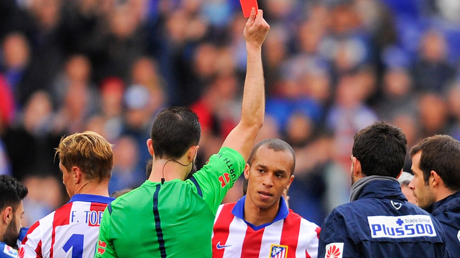 Atletico Madrid's Miranda gets sent off for elbowing opponent ...