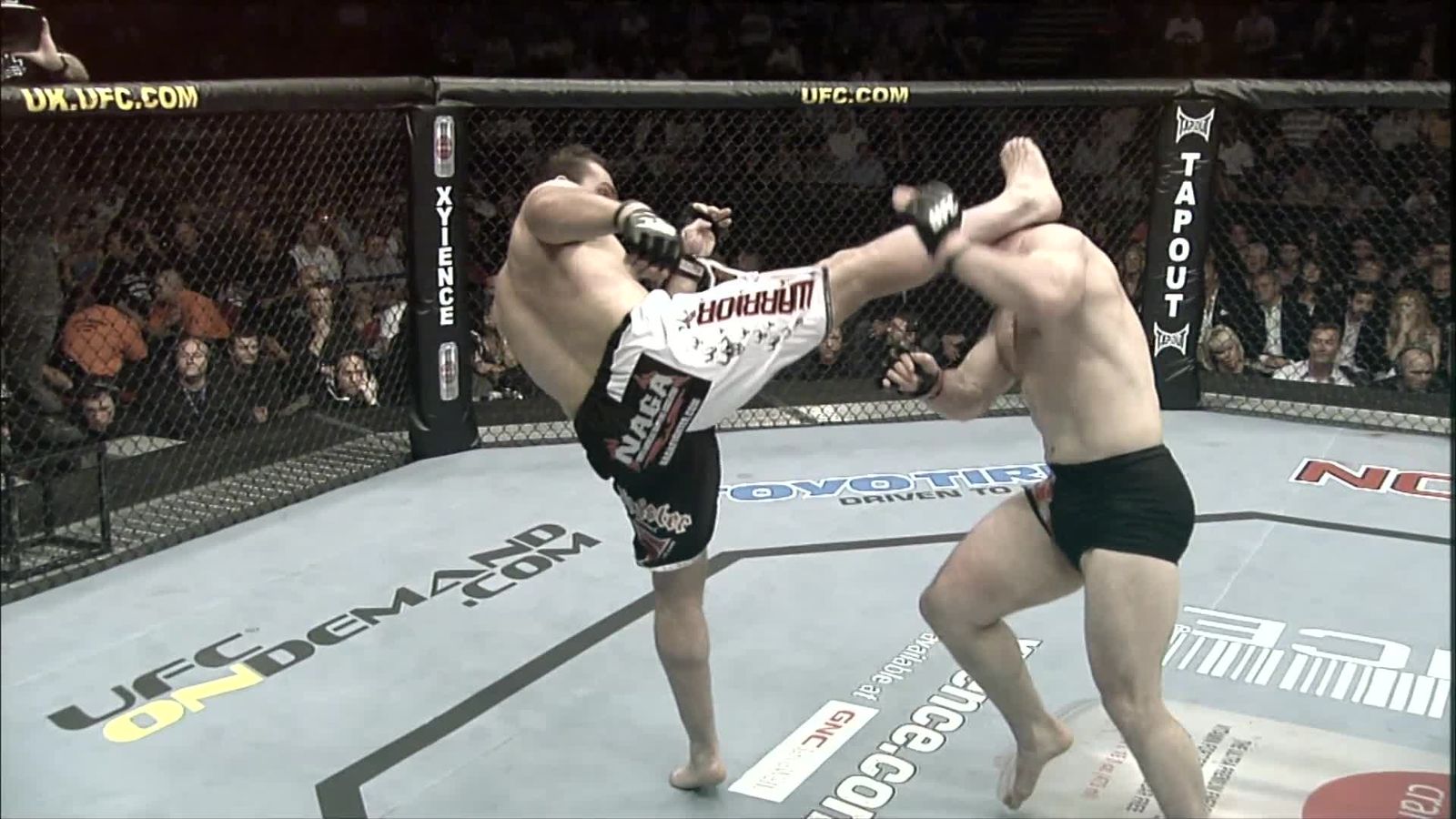 Gonzaga head kicks Cro Cop | Sky Sports
