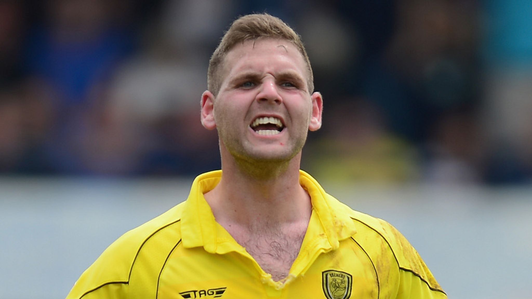 Kee to the rescue for Mansfield | Football News | Sky Sports