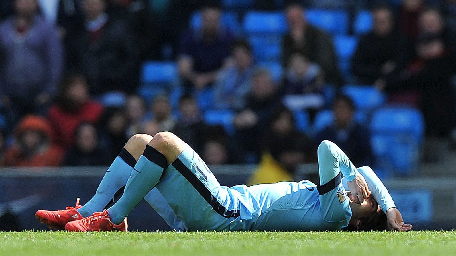 David Silva leaves hospital following Cheikhou Kouyate clash | Football ...