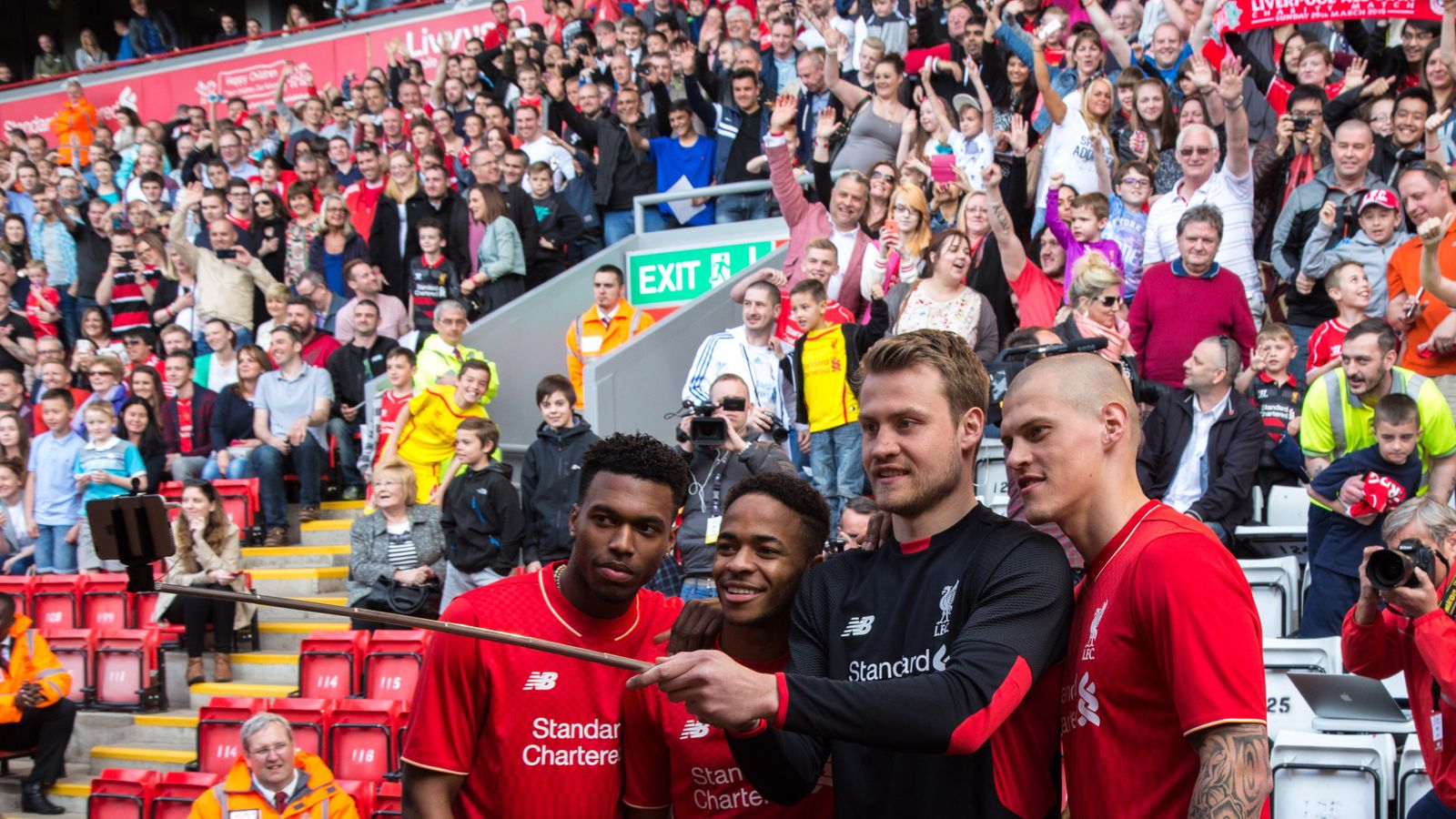 Liverpool reveal new home kit for 2015/16 season | Football News | Sky ...