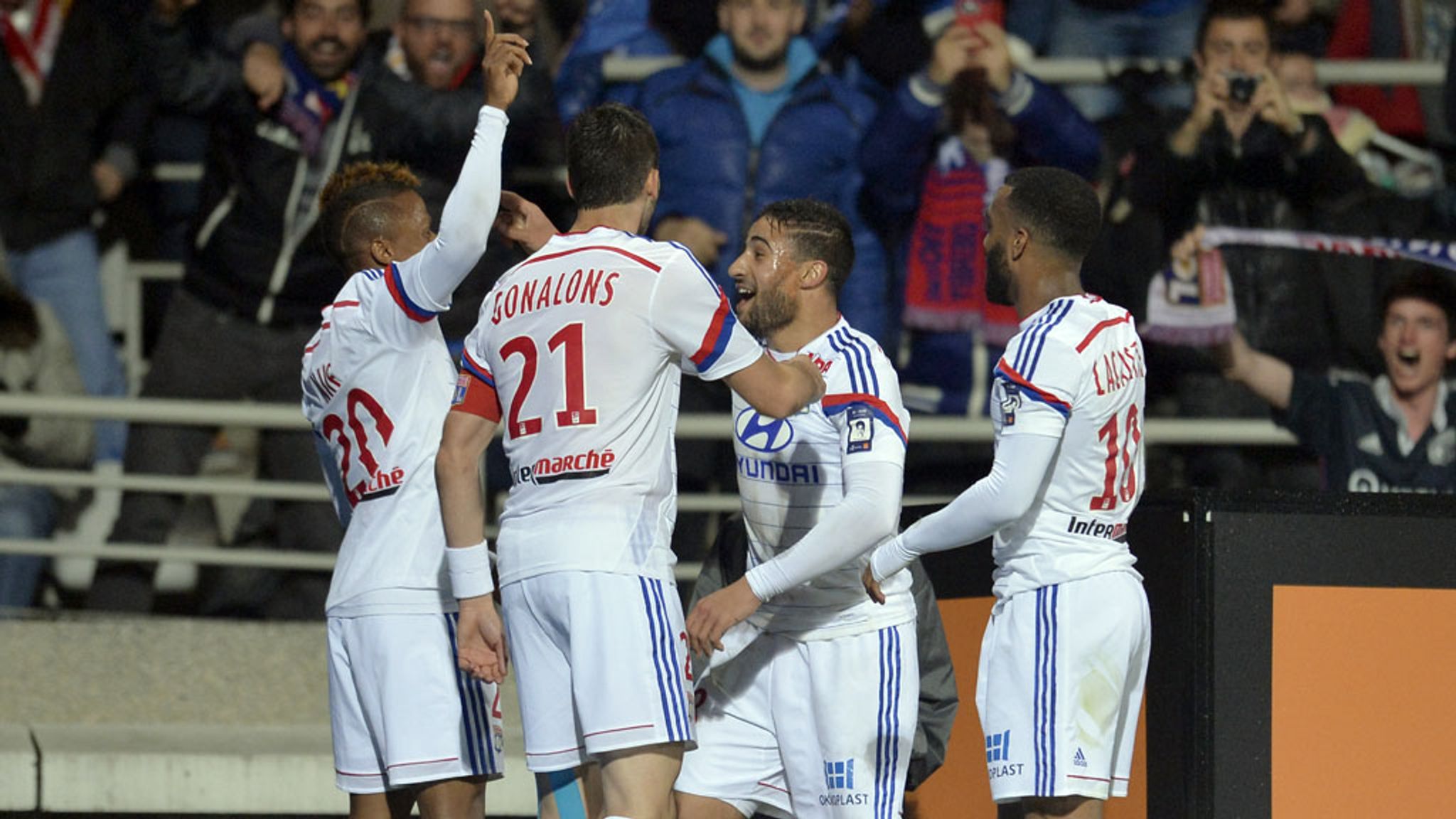 Ligue 1: Lyon back on top after 2-2 draw with St Etienne | Football ...