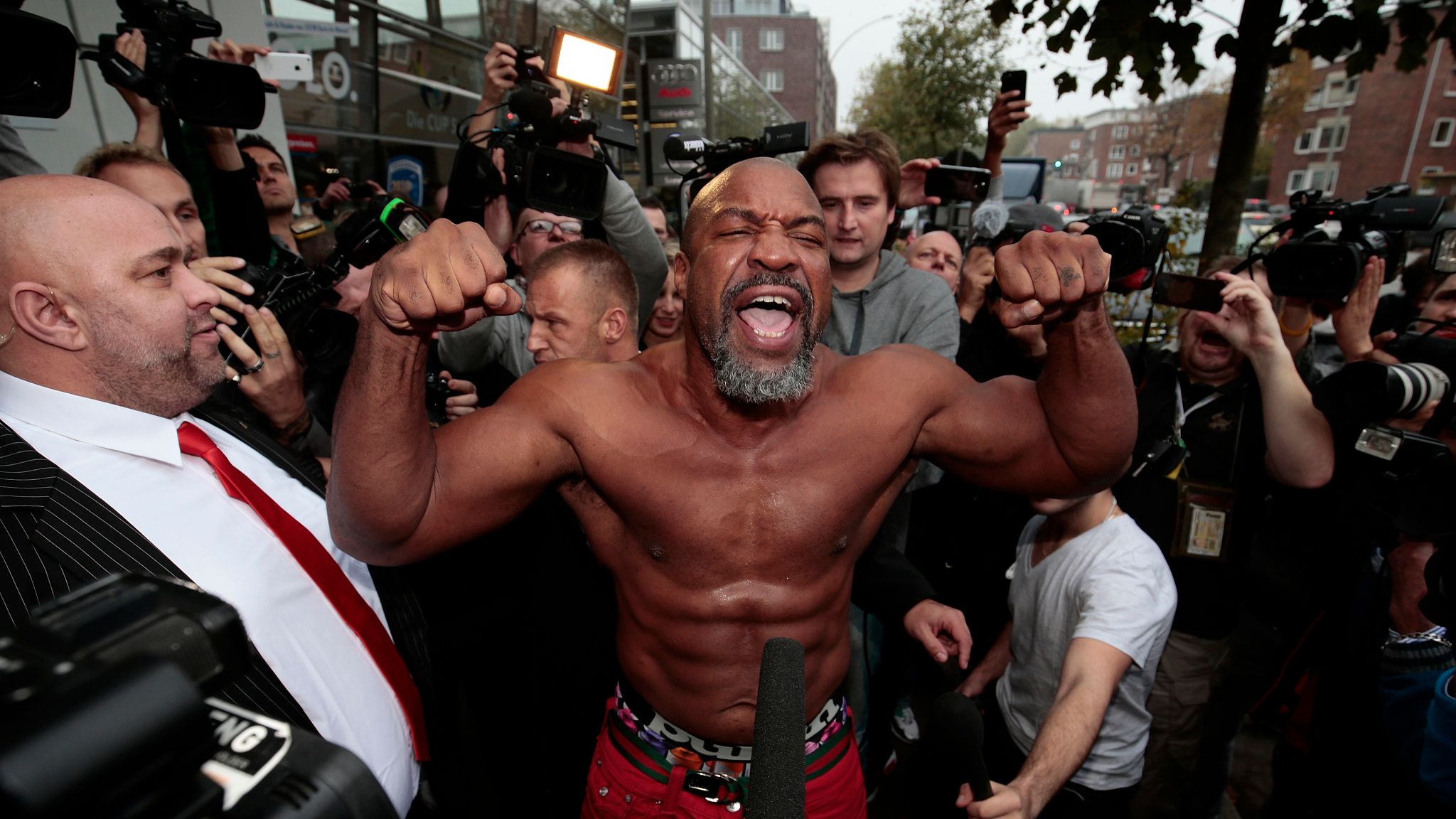 Shannon Briggs, Deontay Wilder trade insults in heated exchange ...