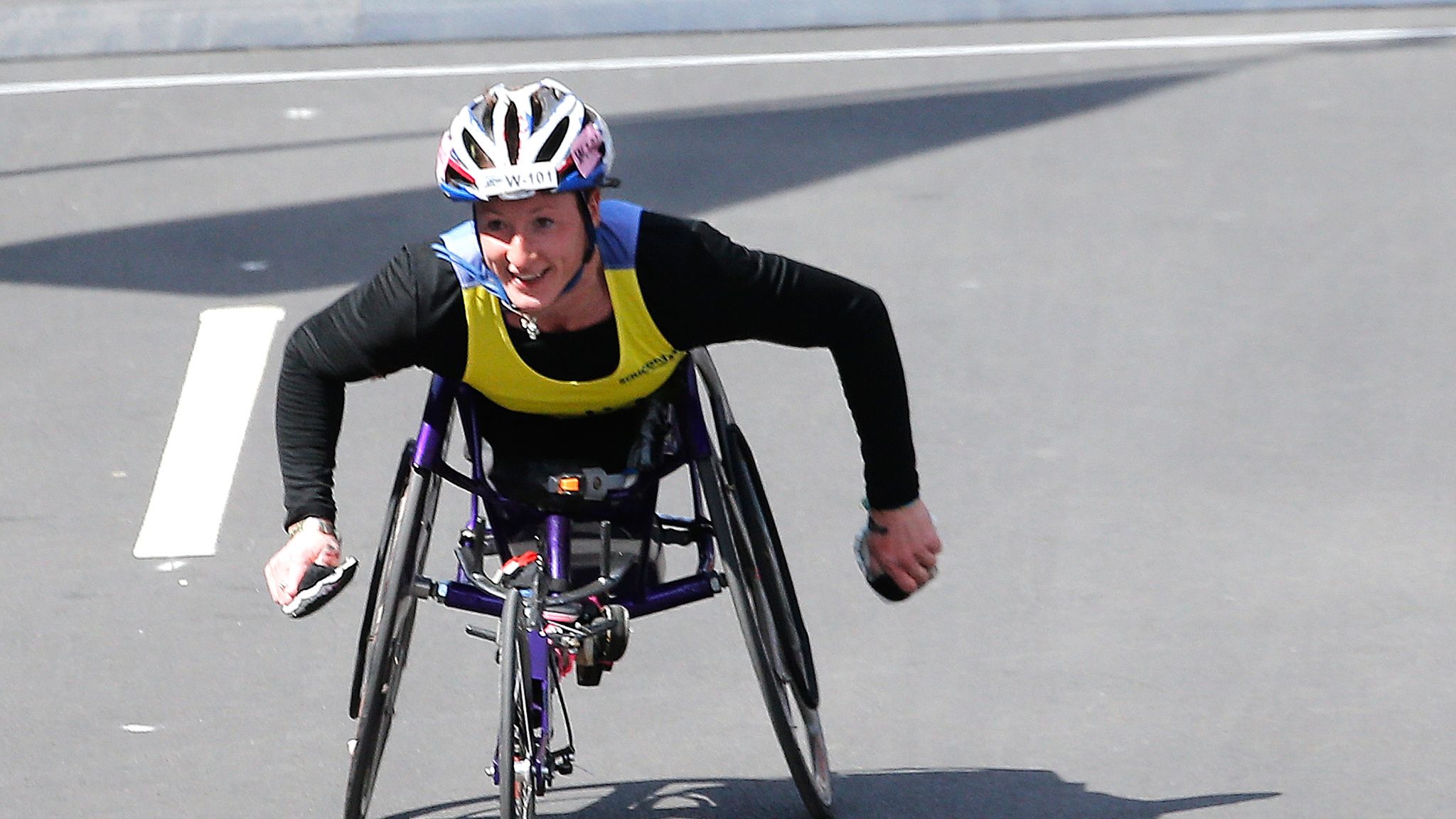 London Marathon: Tatyana McFadden wins hat-trick of wheelchair races ...