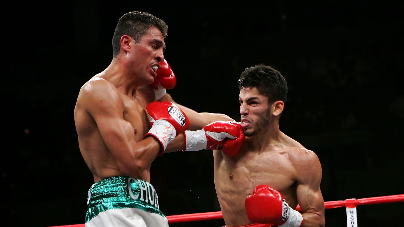 Kevin Mitchell faces tough ask against Jorge Linares warns Oscar De La ...